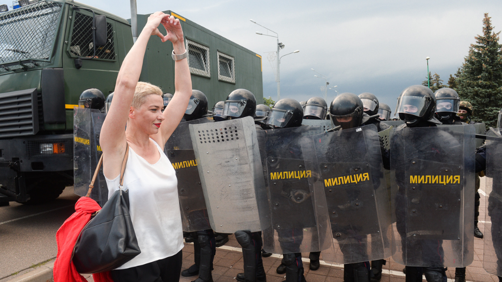 Liity mukaan paljastamaan sotarikoksia ja vapauttamaan mielipidevankeja | Amnesty